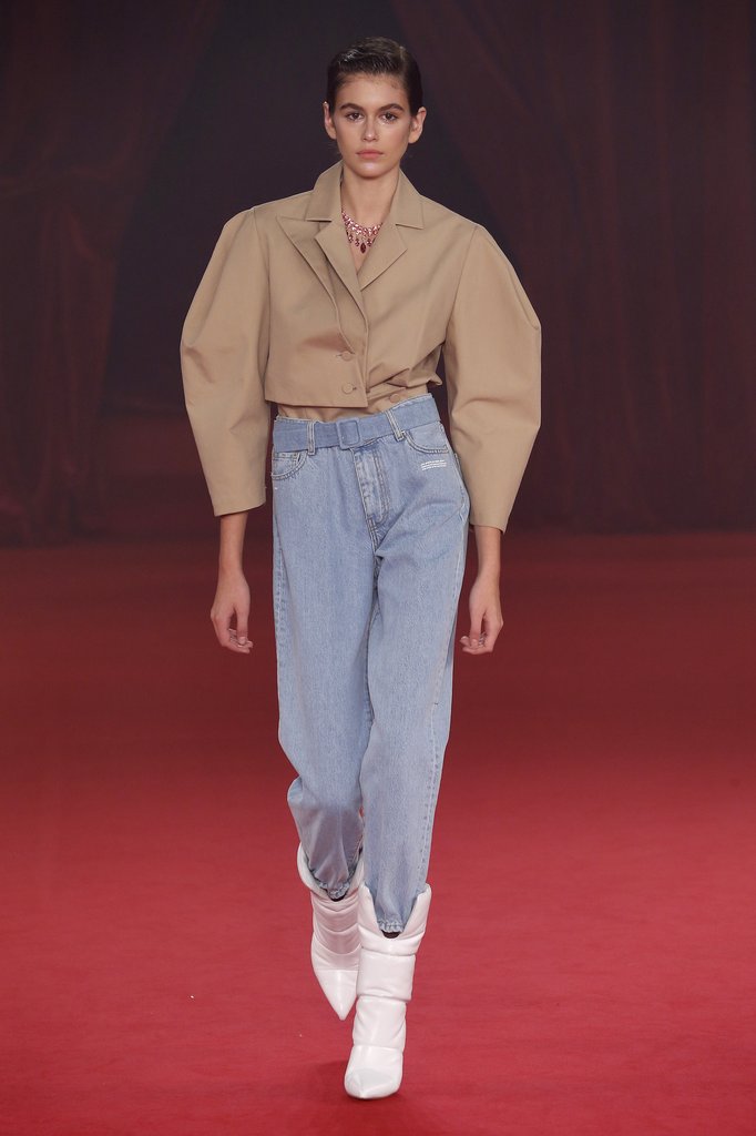 H Rihanna μόλις φόρεσε το Off-White σύνολο που η Kaia Gerber φόρεσε ...