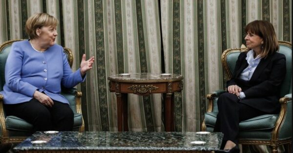 Μέρκελ σε ΠτΔ: «Νομίζω θα αποτελέσει και κανονικότητα αυτό, να υπάρχουν ...