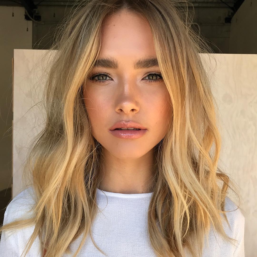 pinch hair hack | Marie Claire | Ό,τι έχει σημασία για τις γυναίκες