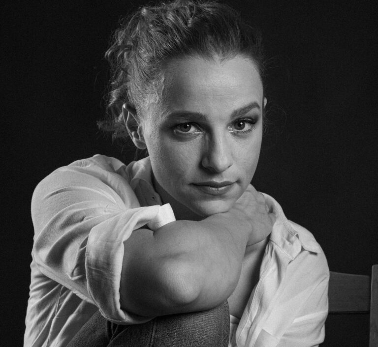 Αυτή είναι η γυναίκα που ποθούν όλοι οι άντρες | Marie Claire | Ό,τι ...