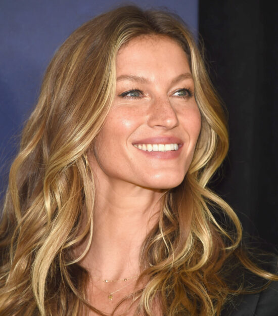 Αυτά τα δύο φορέματα εξαντλήθηκαν μέσα σε 24 ώρες | Marie Claire | Ό,τι ...