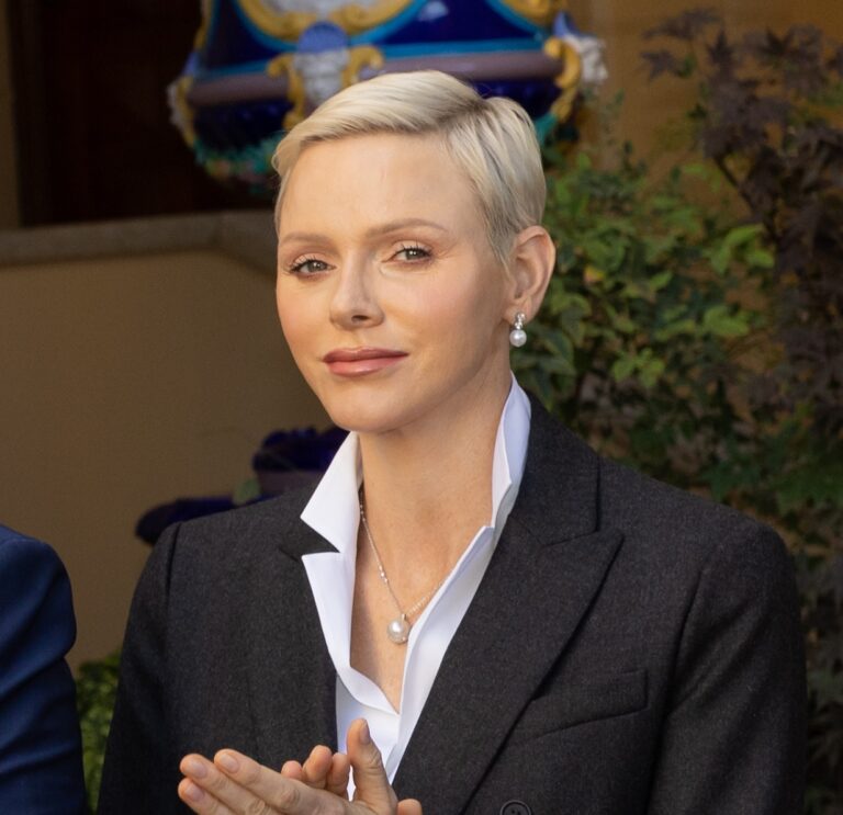 Η Πριγκίπισσα Charlene αγαπά το κόκκινο – Οι εντυπωσιακές εμφανίσεις με ...