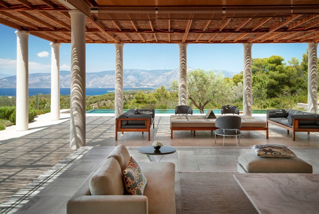 Πήγαμε στο resort όπου γυρίστηκε η ταινία Glass Onion: Στα μαχαίρια ...