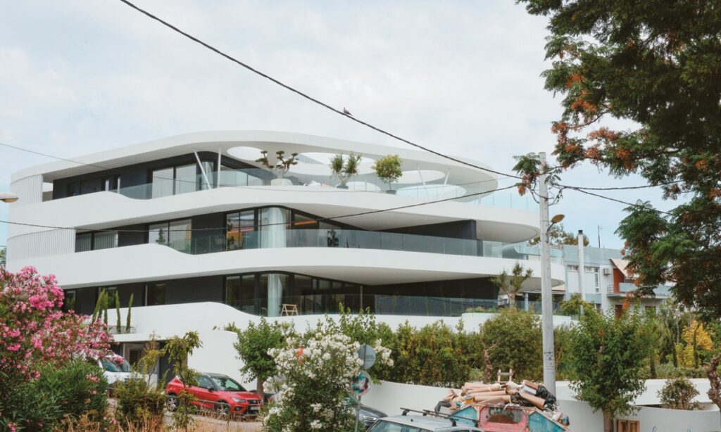 Η οικογένεια Αντετοκούνμπο μετακομίζει στο Ψυχικό – Δείτε φωτογραφίες ...