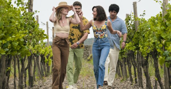 Επιβεβαιώθηκε ρομάντζο ανάμεσα σε πρωταγωνιστές της σειράς The White ...