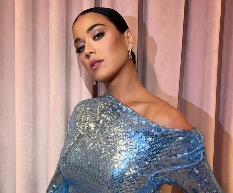 H Zara έφερε ένα ζευγάρι γόβες εμπνευσμένες από τον Manolo Blahnik και ...