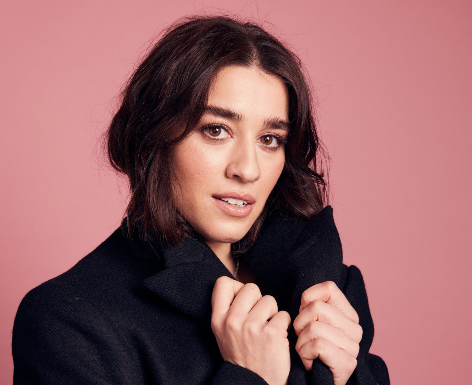 Ο ορός περιποίησης που δεν αποχωρίζεται η Simona Tabasco από τη σειρά ...