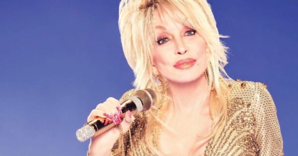 Dolly Parton: «Eίμαι εβδομήντα επτά χρονών και είμαι ροκ σταρ» | Marie ...