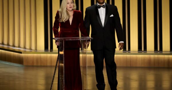 Η στιγμή που η Christina Applegate του «Παντρεμένοι με παιδιά ...