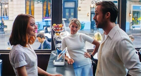 Η Iris Apfel στα 97 μόλις έκλεισε το πιο ακριβό συμβόλαιο της ζωής της ...