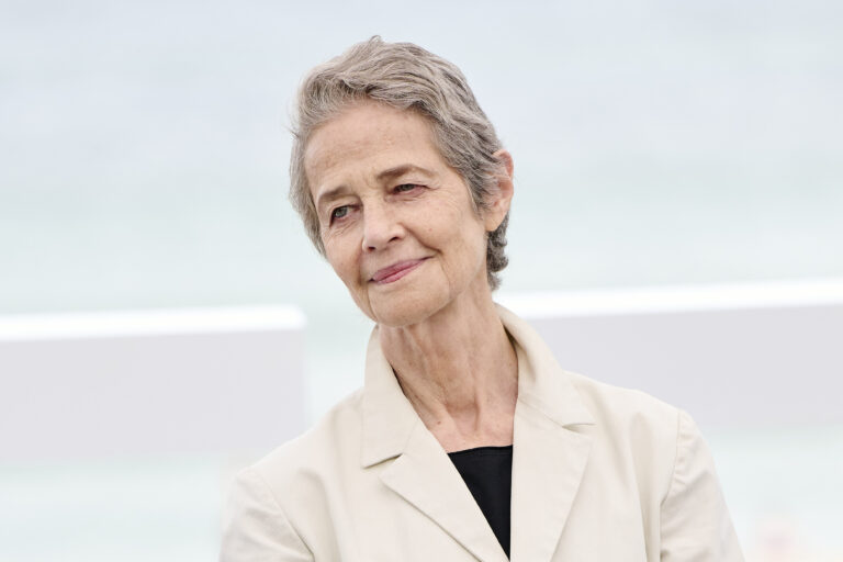 Charlotte Rampling: Η 78χρονη ηθοποιός και μοντέλο, πρόσωπο του Saint ...