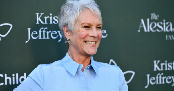 Η Jamie Lee Curtis στηρίζει τους πληγέντες των πυρκαγιών δωρίζοντας 1 ...