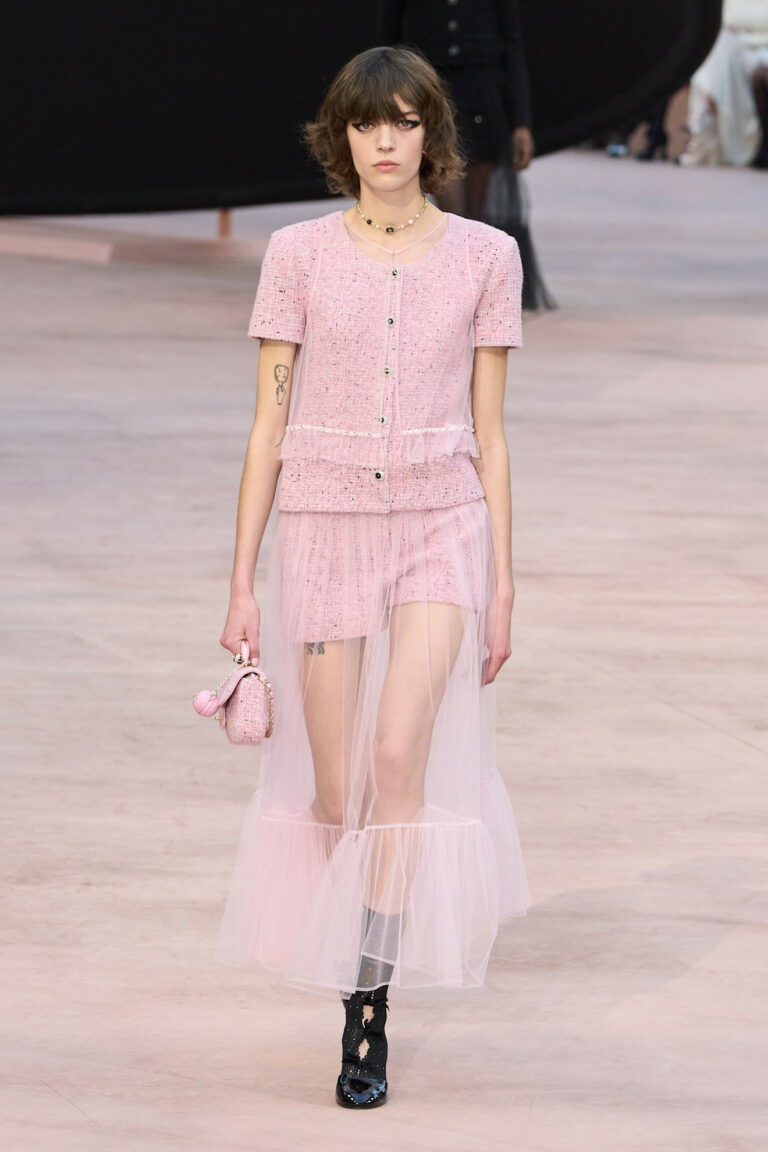 H Chanel εγκαινιάζει μια νέα boho εποχή | Marie Claire | Ό,τι έχει ...