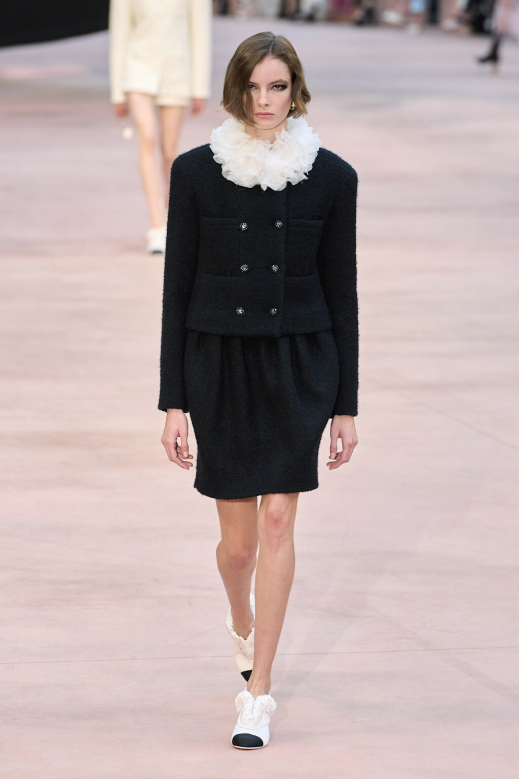 H Chanel εγκαινιάζει μια νέα boho εποχή | Marie Claire | Ό,τι έχει ...