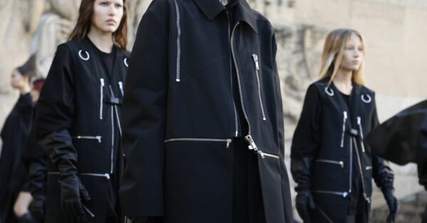 Neo-Goth: Η πιο σκοτεινή υποκουλτούρα της Gen Z είναι εδώ | Marie ...