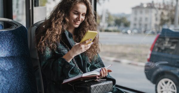 Bare Beating: Η συμπεριφορά στα Μέσα Μαζικής Μεταφοράς που τρελαίνει τους επιβάτες | Marie ...