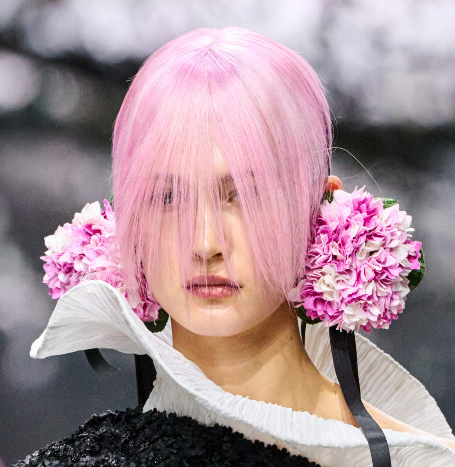 Η πρώτη haute couture συλλογή του Jonathan Anderson για τον οίκο Dior ...