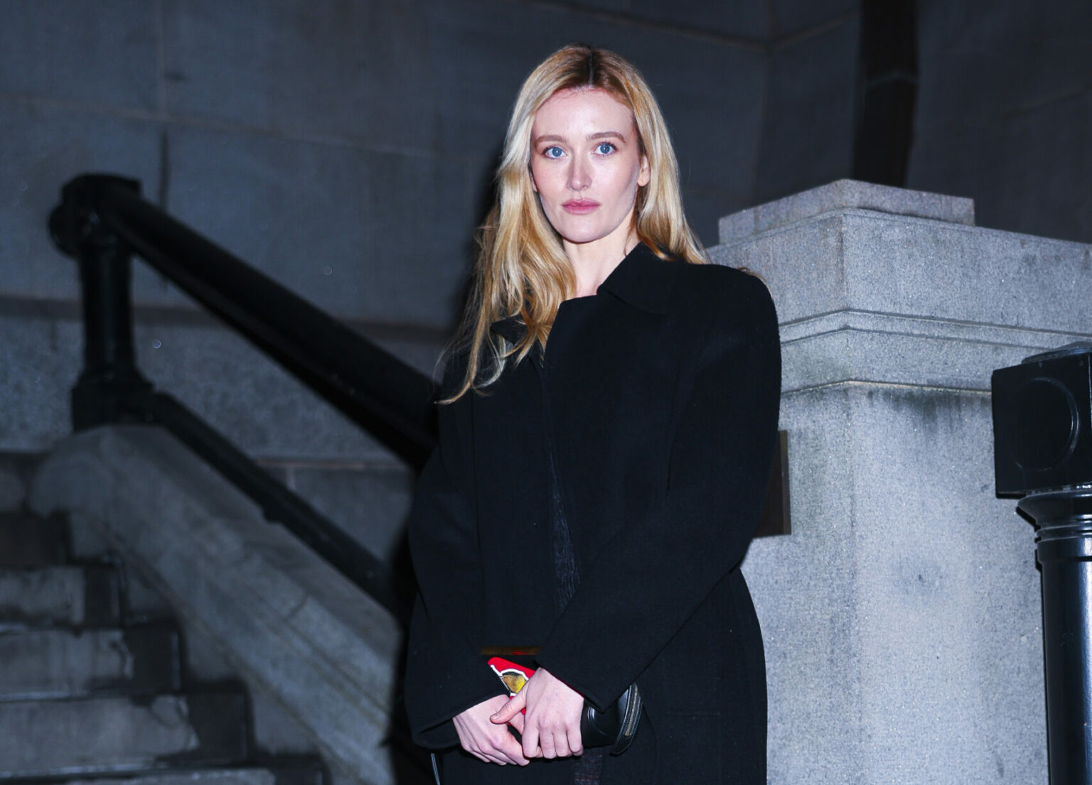Η Sarah Pidgeon εμπνεύστηκε από το στυλ της Carolyn Bessette για την ...
