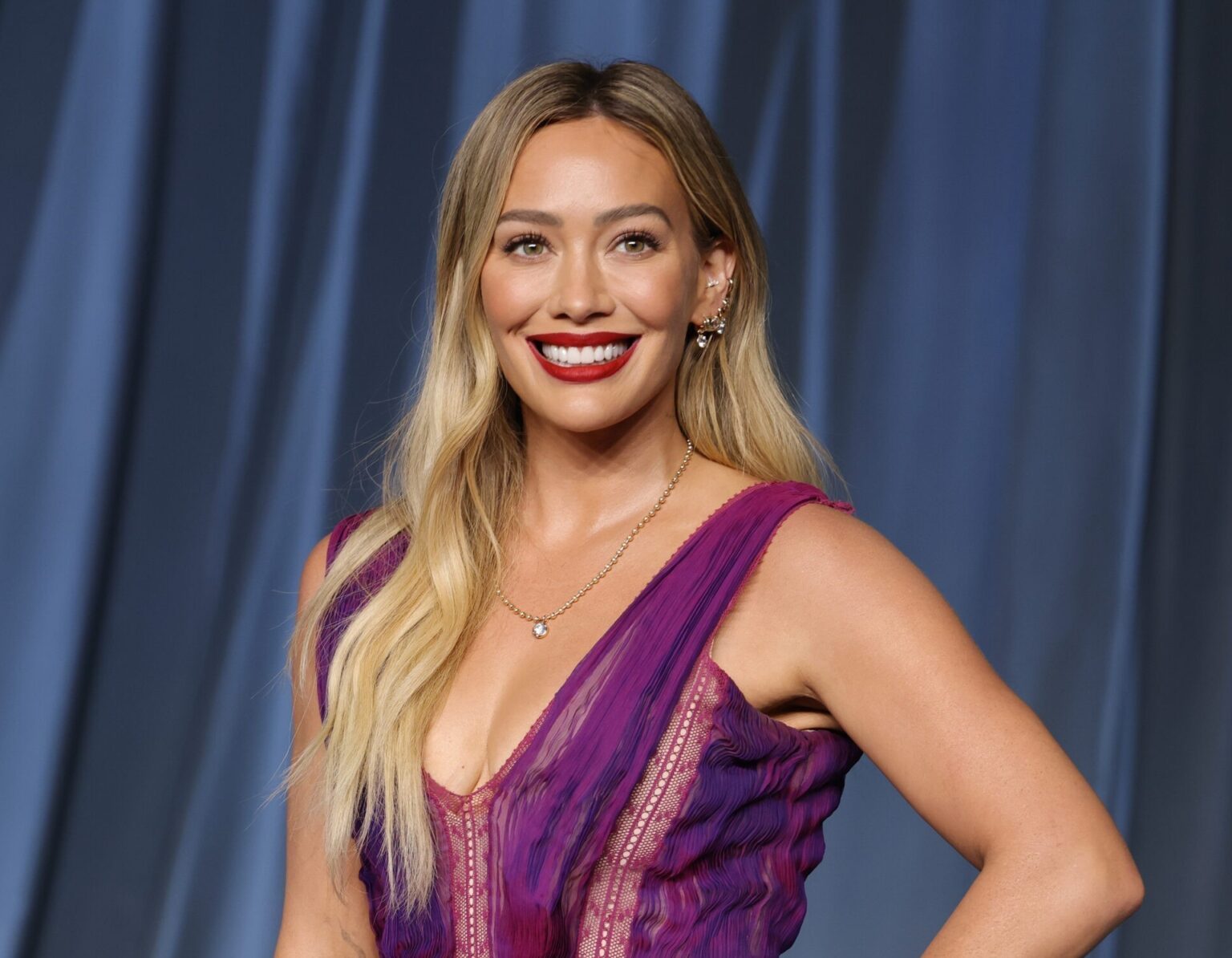 Η Hilary Duff μιλά για το γυναικείο σώμα και προωθεί το μήνυμα ...